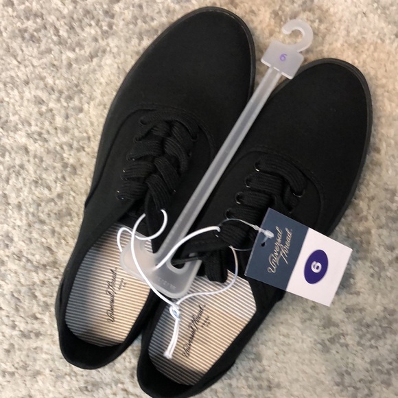 Universal Thread | Shoes | Nwt Womans Lunea Laceup Apparel Sneakers By ...